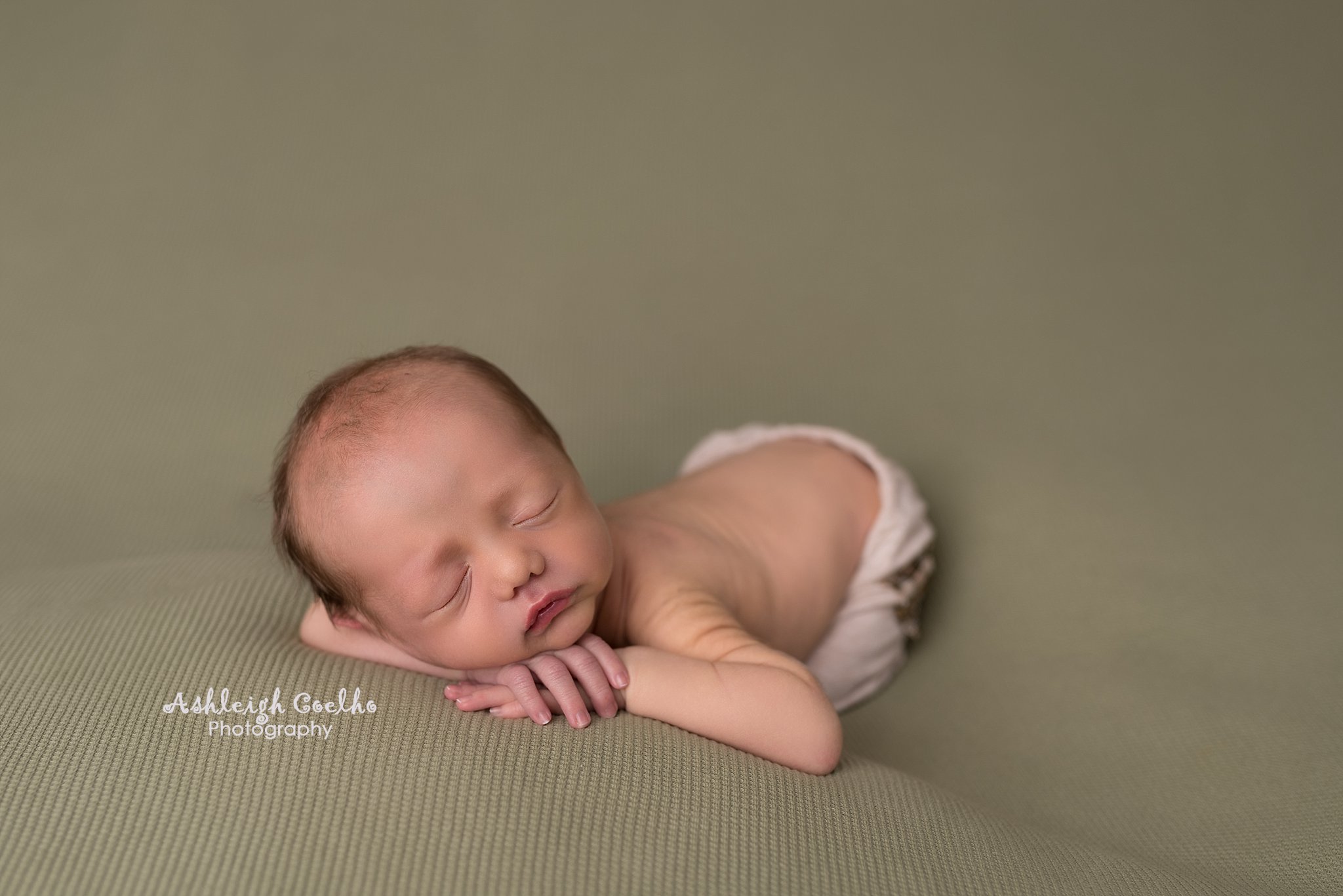 Newborn_Boy_Chin_On_Hands_Photographer_McKinney_Frisco_Ashleigh_Coelho ...